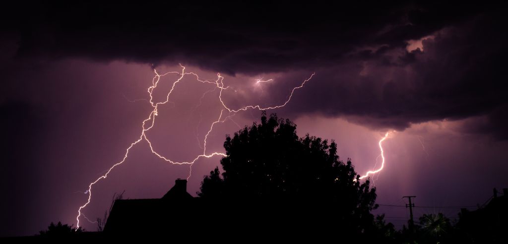 Welche Gartenmöbelmaterialien halten am besten bei schlechtem Wetter ...
